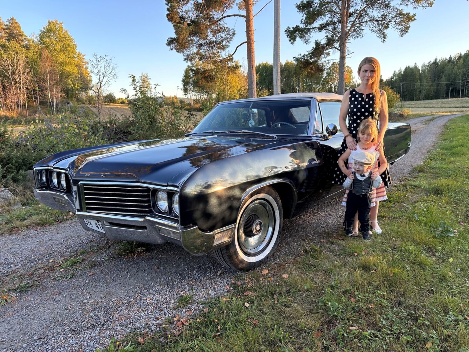 Linda tar över ratten till denna härliga Buick Electra cabriolet... | MHRF